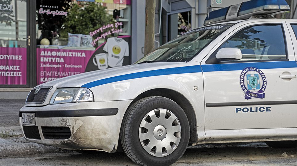 Σοκ στον Εύοσμο: Η σύζυγος και η κόρη του