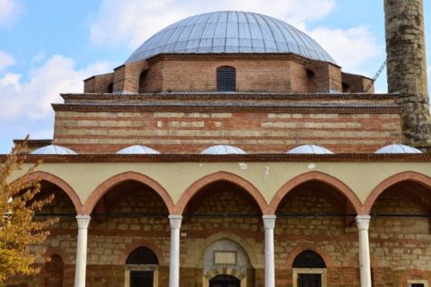 ΑΝΑΣΥΡΟΥΝ ΚΑΡΒΟΥΝΙΑΣΜΕΝΟΥΣ ΑΠΟ ΤΟ