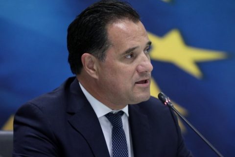 ΝΑ ΑΓΙΑΣΕΙ ΤΟ ΣΤΟΜΑ ΣΟΥ ΠΑΛΙΚΑΡΙ ΜΟΥ! Νεαρός τα «έχωσε» στον Ευαγγελάτο ...