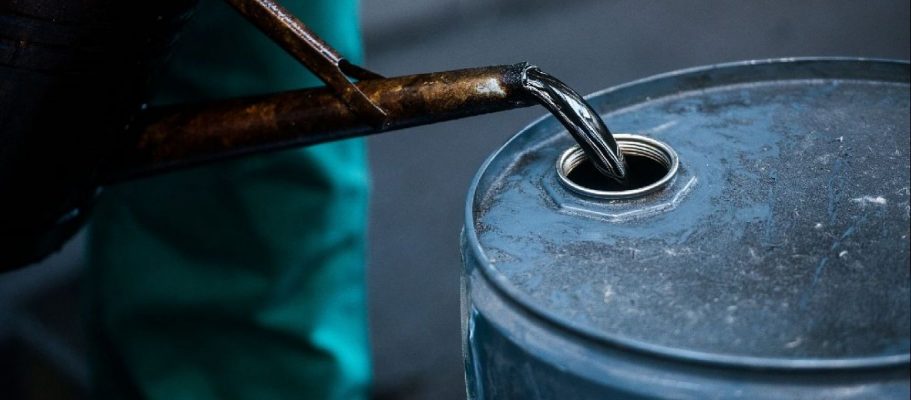 URALS OIL: Προσφέρει το πετρέλαιο με 15$