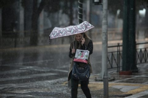 ΝΑ ΑΓΙΑΣΕΙ ΤΟ ΣΤΟΜΑ ΣΟΥ ΠΑΛΙΚΑΡΙ ΜΟΥ! Νεαρός τα «έχωσε» στον Ευαγγελάτο ...