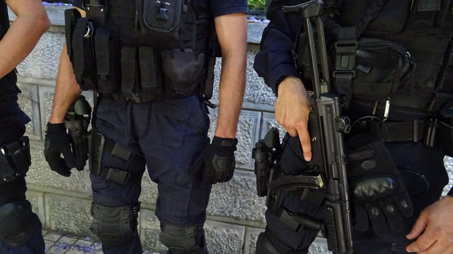 ΣΤΟ ΠΟΔΙ ΤΟ ΡΕΘΥΜΝΟ ΥΠΟ ΤΟ ΦΟΒΟ ΒΕΝΤΕΤΑΣ!