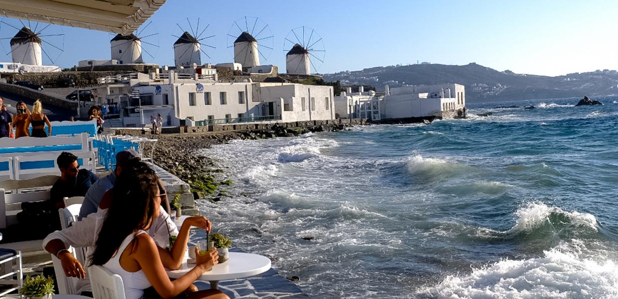 Μυκόνος: Μπαράζ μηνύσεων για τα «χρυσά»