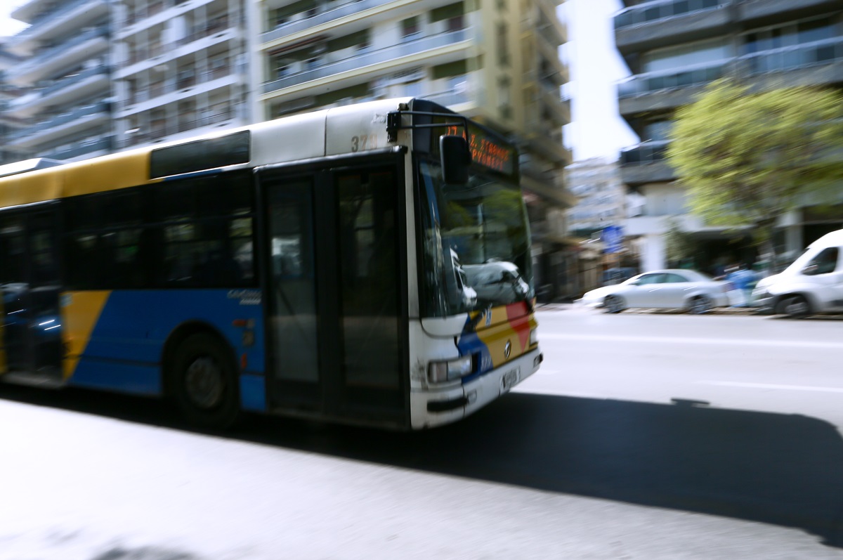 ΕΥΟΣΜΟΣ: Άγριο ξύλο ανάμεσα σε οδηγό του