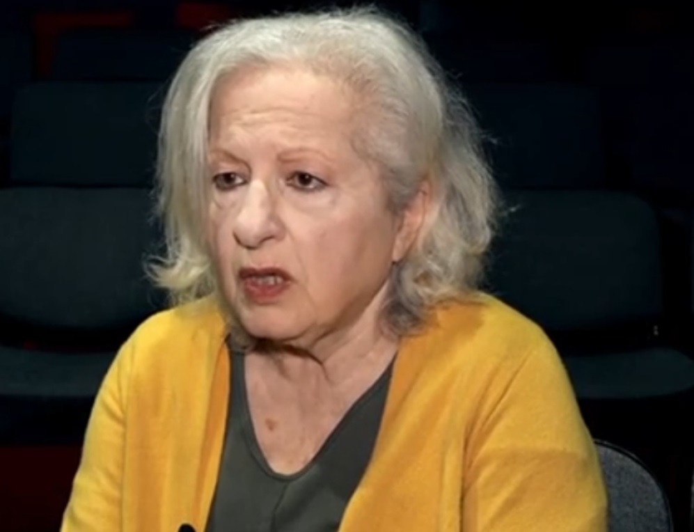 Να αγιάσει το στόμα της: Η Ελένη