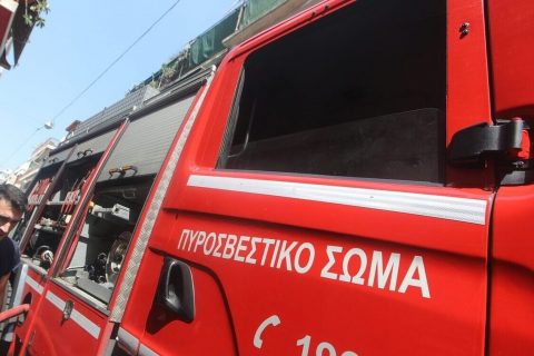 ΚΛΕΙΝΕΙ ΤΟ ΕΜΦΙΑΛΩΜΕΝΟ ΝΕΡΟ ΘΕΟΝΗ;;;