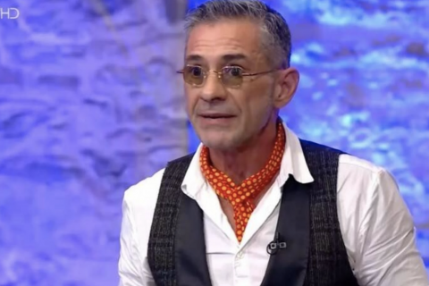 ΑΝΑΣΥΡΟΥΝ ΚΑΡΒΟΥΝΙΑΣΜΕΝΟΥΣ ΑΠΟ ΤΟ