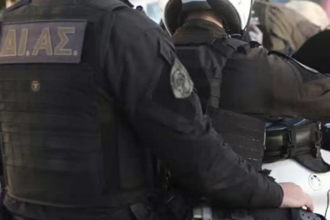 ΚΟΛΩΝΟΣ: ΝΕΟ ΣΟΚ ΑΠΟ ΤΗΝ ΚΑΤΑΘΕΣΗ ΤΗΣ