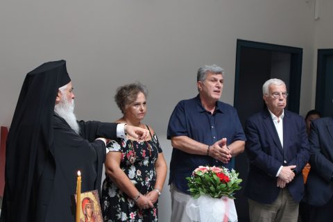 ΕΥΟΣΜΟΣ: Κοπέλα έπεσε από τον τέταρτο